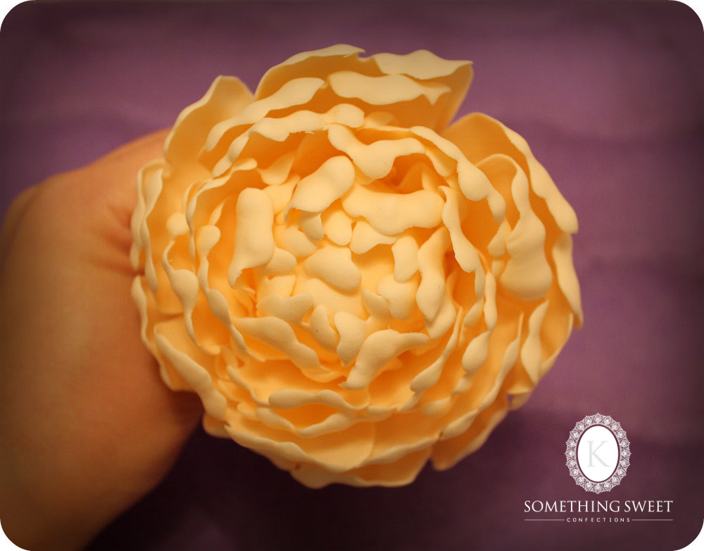 {Katie's Something Sweet}: How to make a gumpaste closed peony