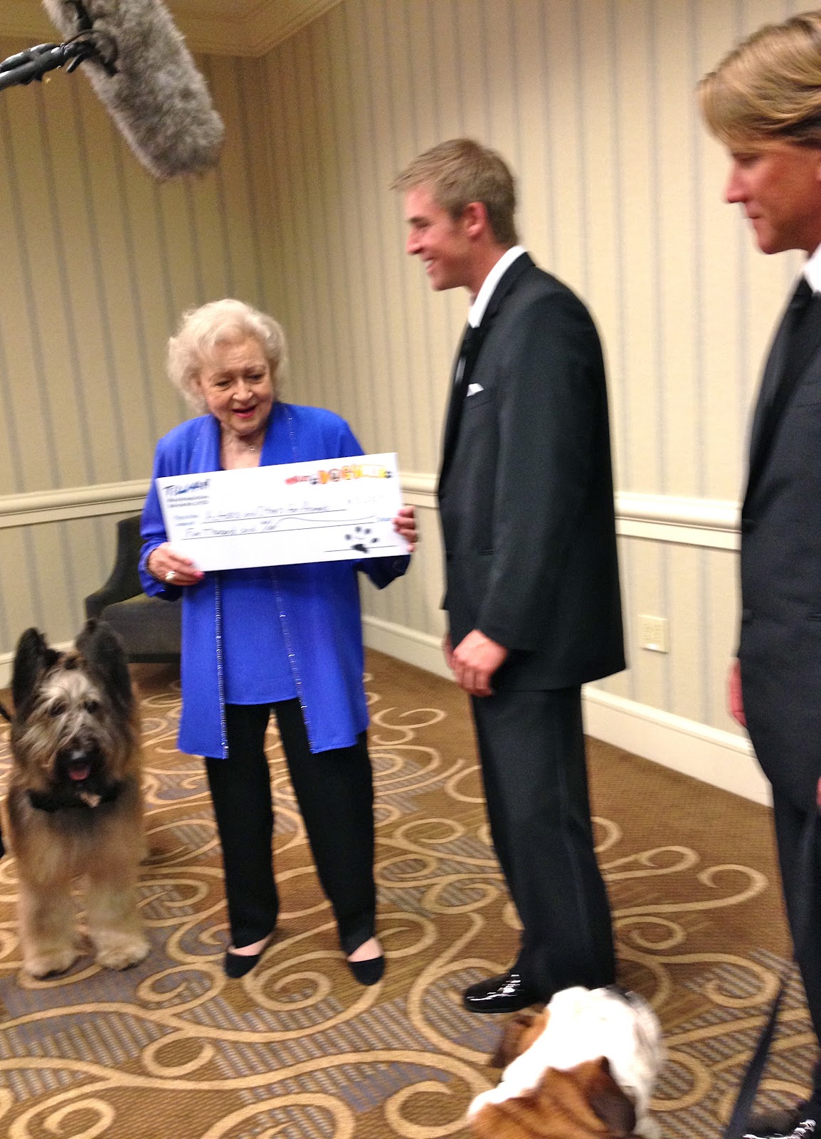 Tillman Skates: Betty White's a Babe