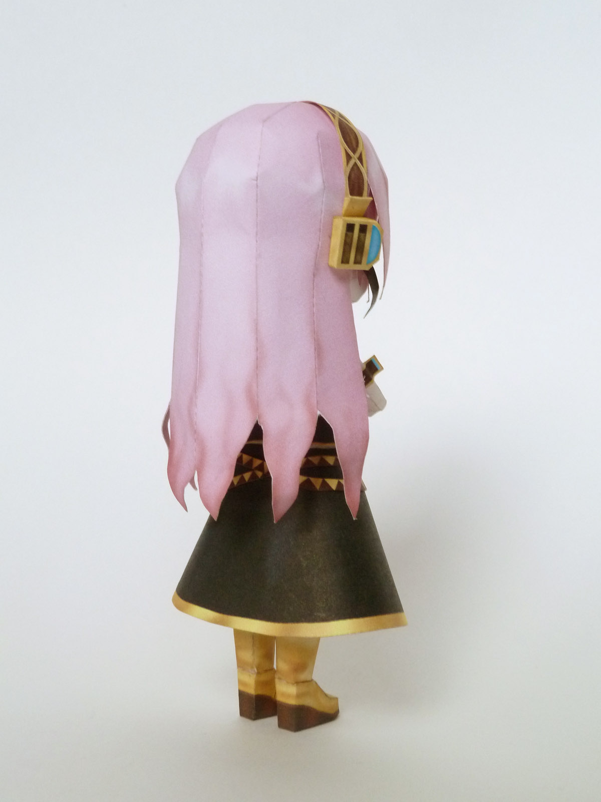 AniPapercraft: Megurine Luka