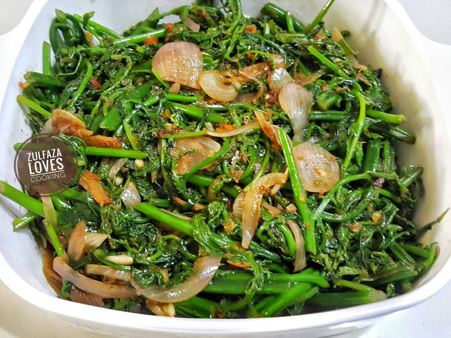 ZULFAZA LOVES COOKING: Pucuk Paku Tumis Belacan