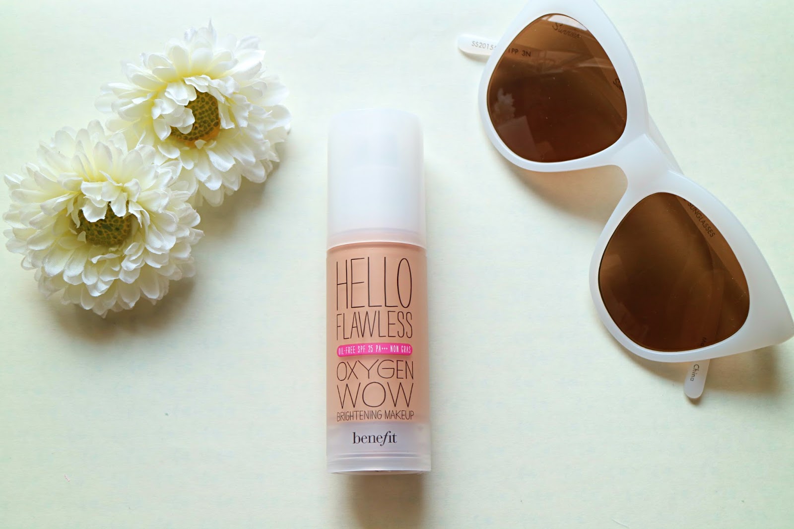 Benefit Hello Flawless Oxygen WOW Liquid Foundation and Hello Flawless ...