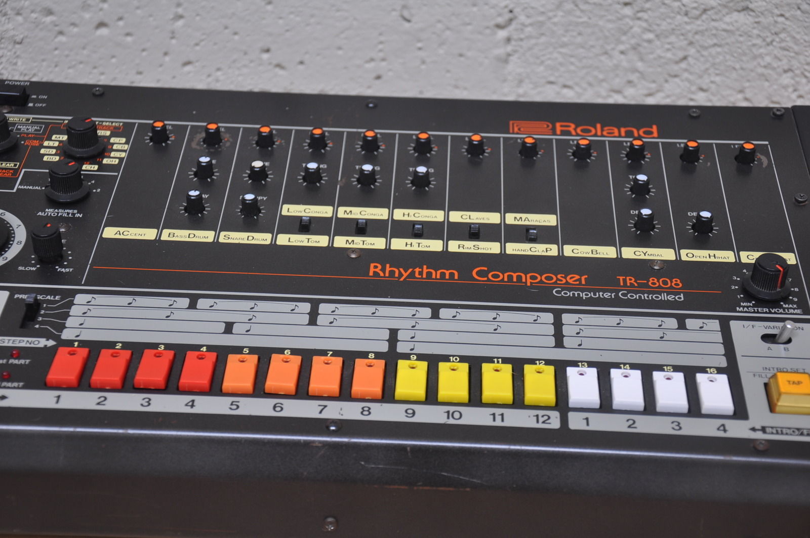 MATRIXSYNTH: ROLAND TR808 Vintage analog drum machine w MIDI