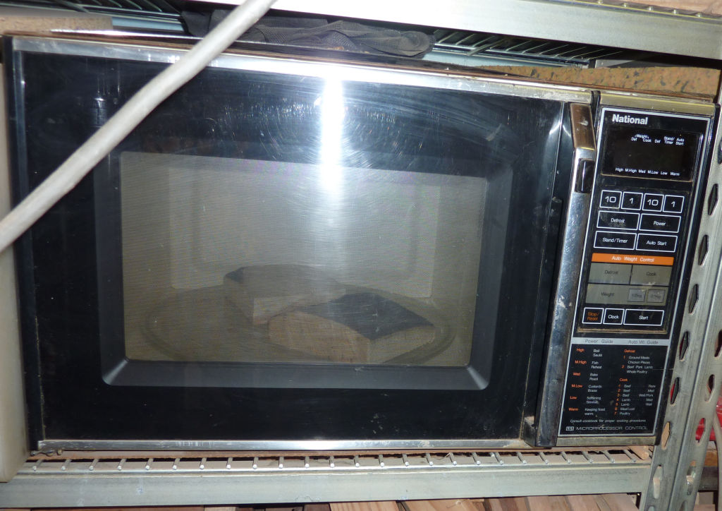 Wool 'n' Wood: Microwaving Wood