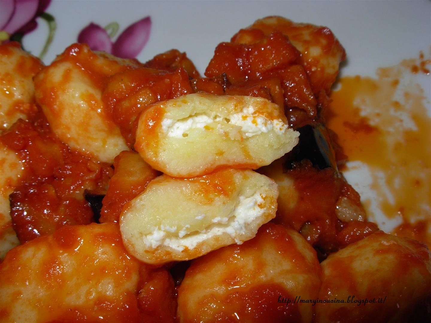 Gnocchi ripieni di mozzarella da Mary in cucina su Akkiapparicette