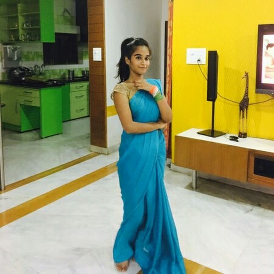 Deepthi Sunaina: Traditional look
