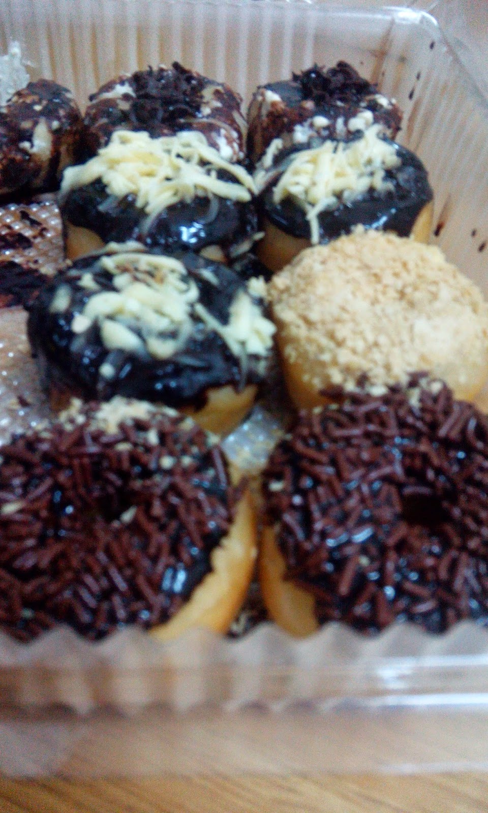 SOFHIA JALI - ALBATROSS: DONUT PELBAGAI RASA