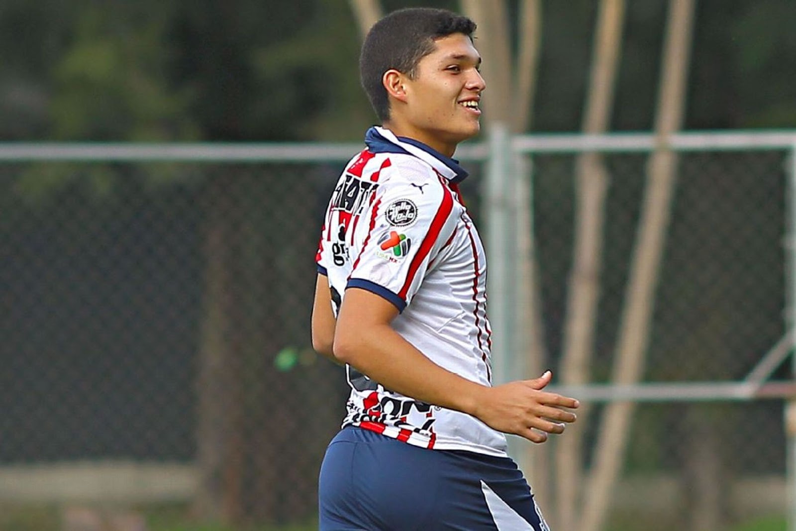 'CHEVY' MARTÍNEZ, ENTRE LAS NOVEDADES DEL ENTRENAMIENTO DE CHIVAS ...