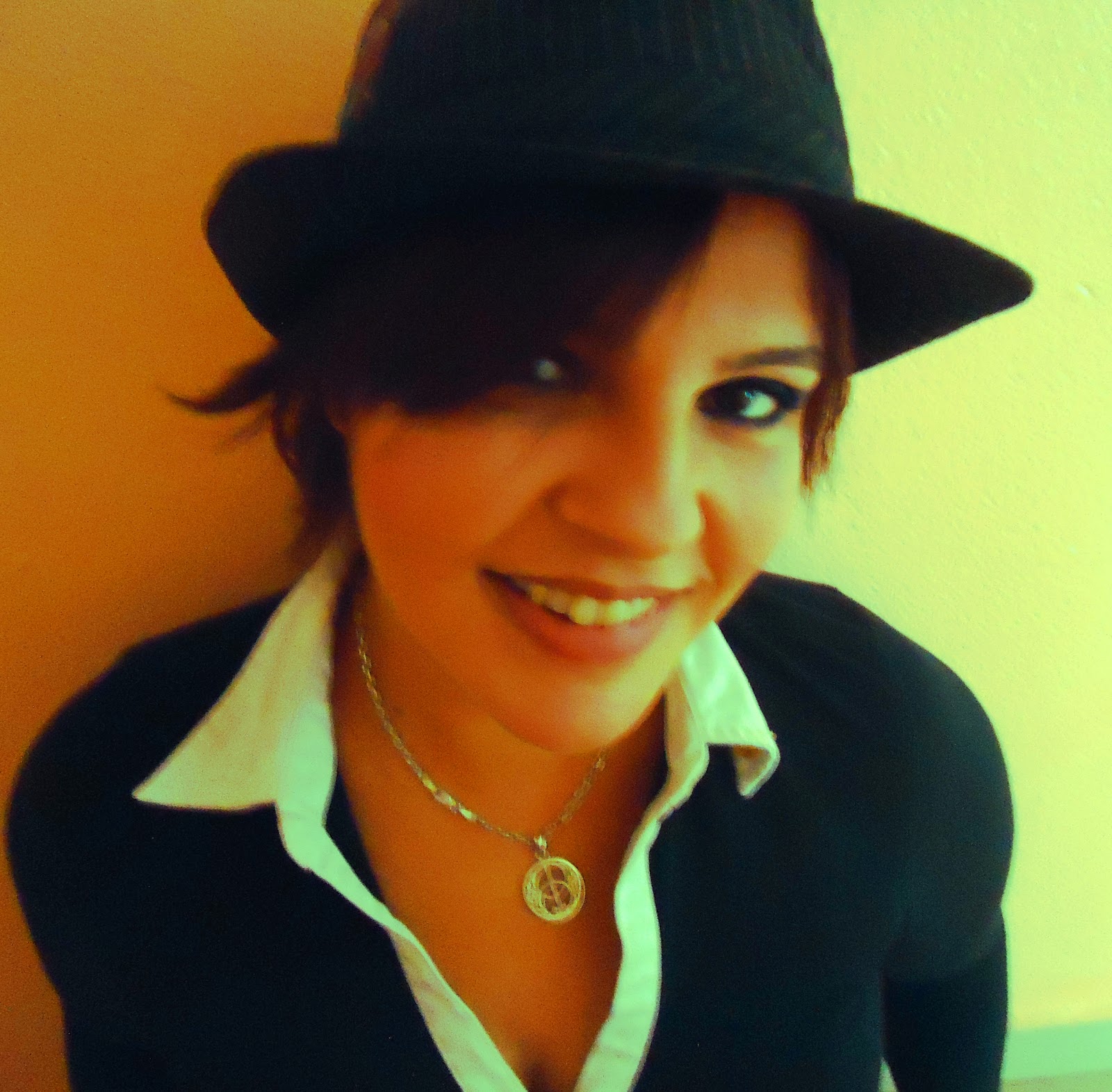 Silencios de Papel: Entrevista de Wilkins Román Samot a Ana Maria ...