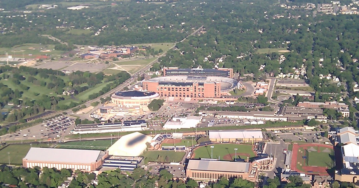 Airship Ventures: UM Stadium