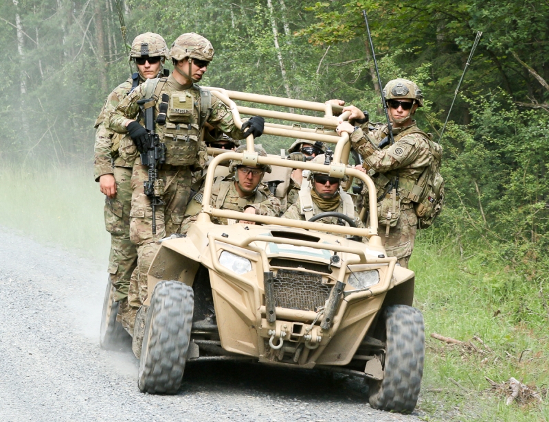 Defensa y Armas: Movilidad ultra ligera: El Polaris MRZR-4