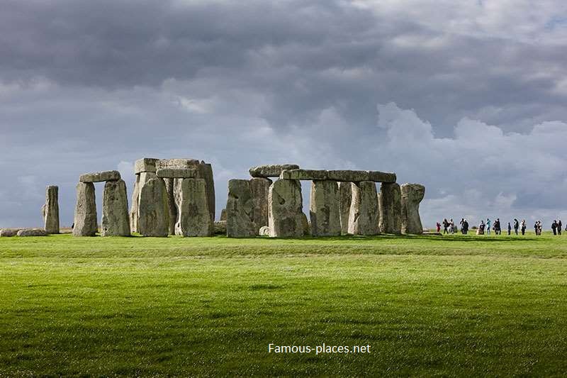 Stonehenge | Famous places in the world