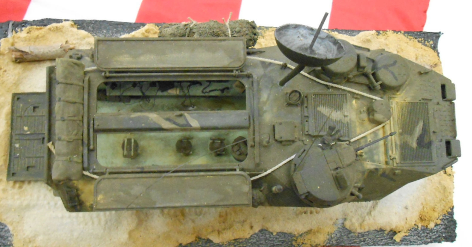 Le LVTP-7 A1 "Command Post".