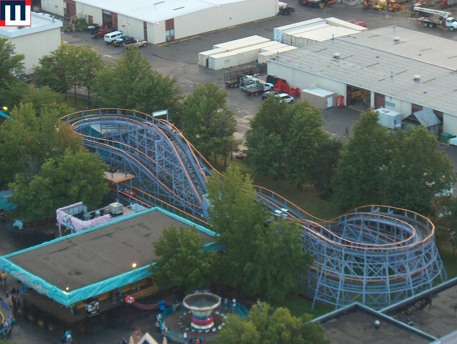 MidwestInfoGuide: Paramount's Kings Island