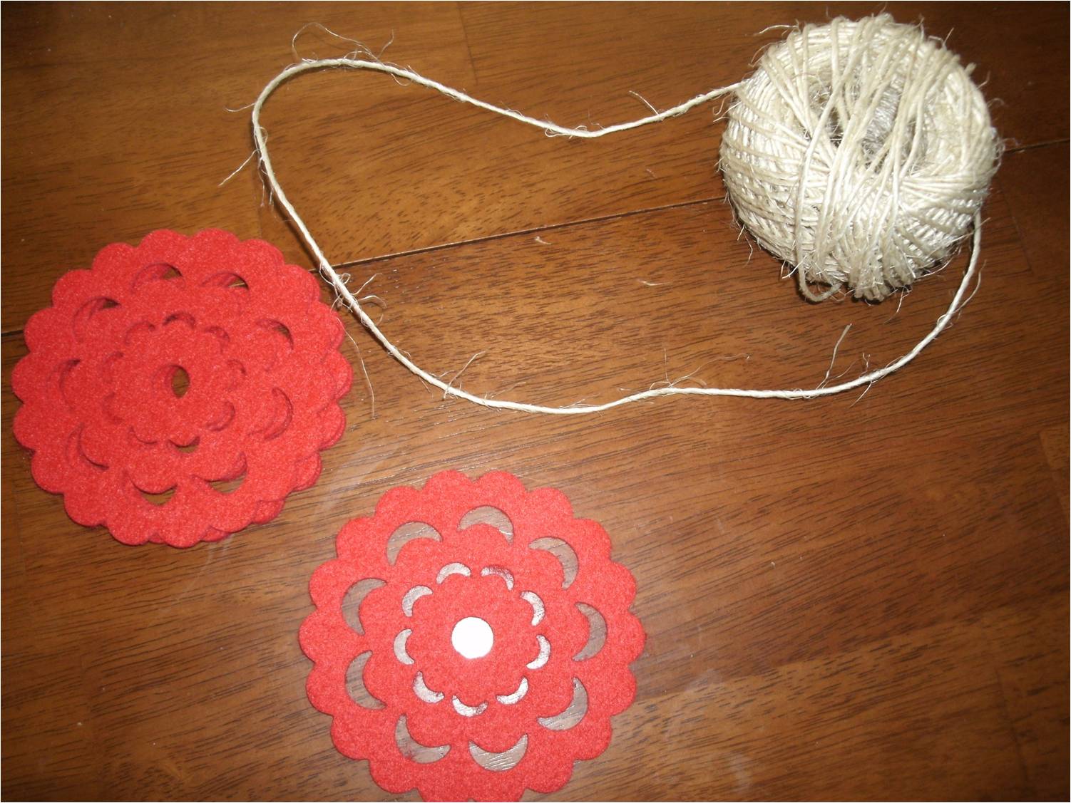 Bess' Bag: Easy Peasy Poppy Garland for Memorial Day