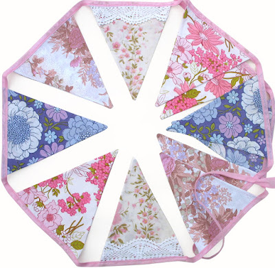 Merry-Go-Round Handmade: Vintage Buntings with lace - new floral styles ...