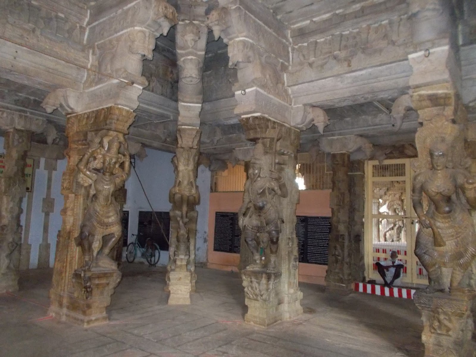 Navathirupathi Tourist Guide: Thirukurungudi Perumal Temple