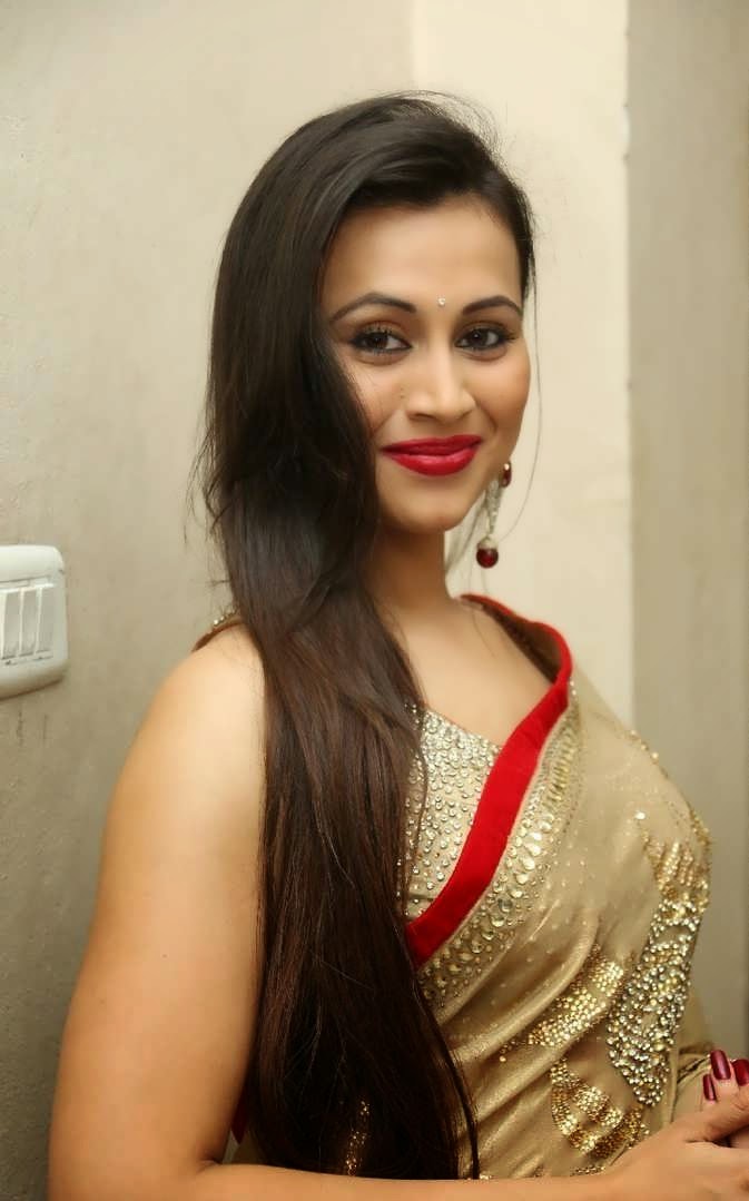 Simran Kapoor Hot Photos In Saree - Actor Actress Photo Stills, Gallery ...