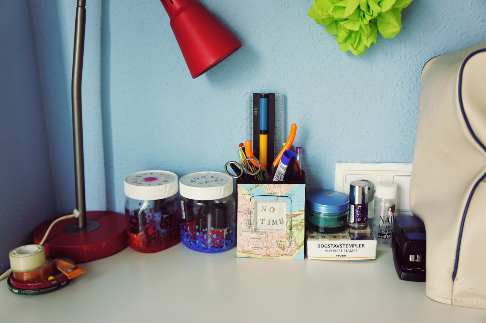 Re-making !!: TIPS FOR A PRETTY & TIDY DESK :)