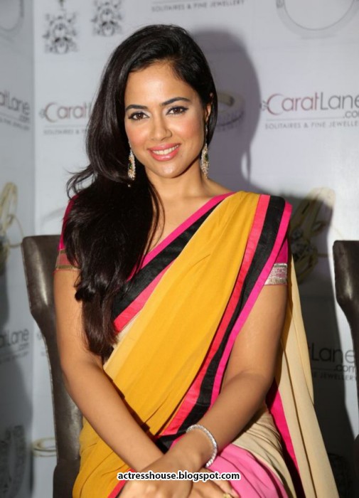Sameera Reddy Beautiful Stills | Actress hot stills