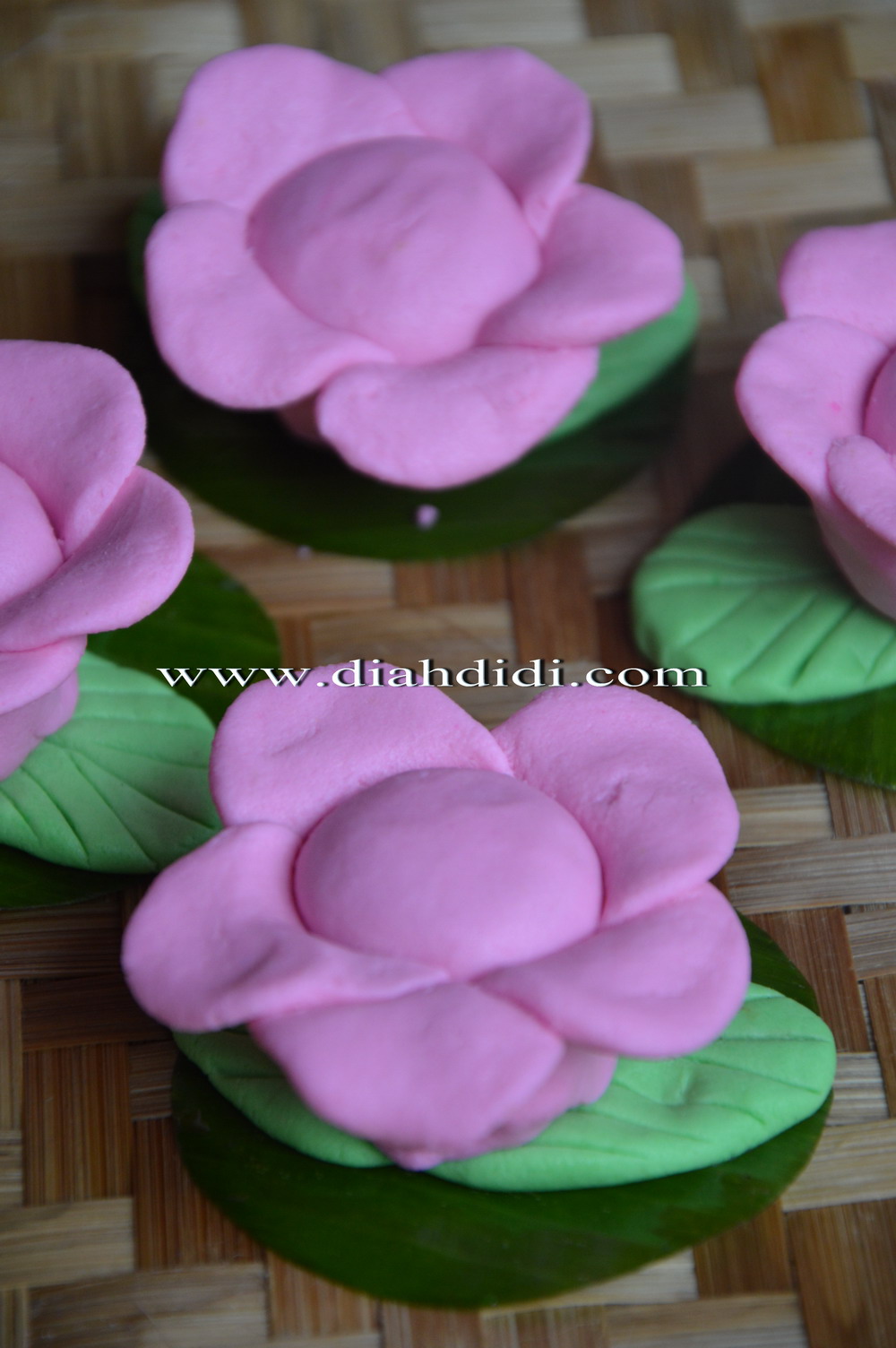 Diah Didi's Kitchen: Kue Ku Mawar