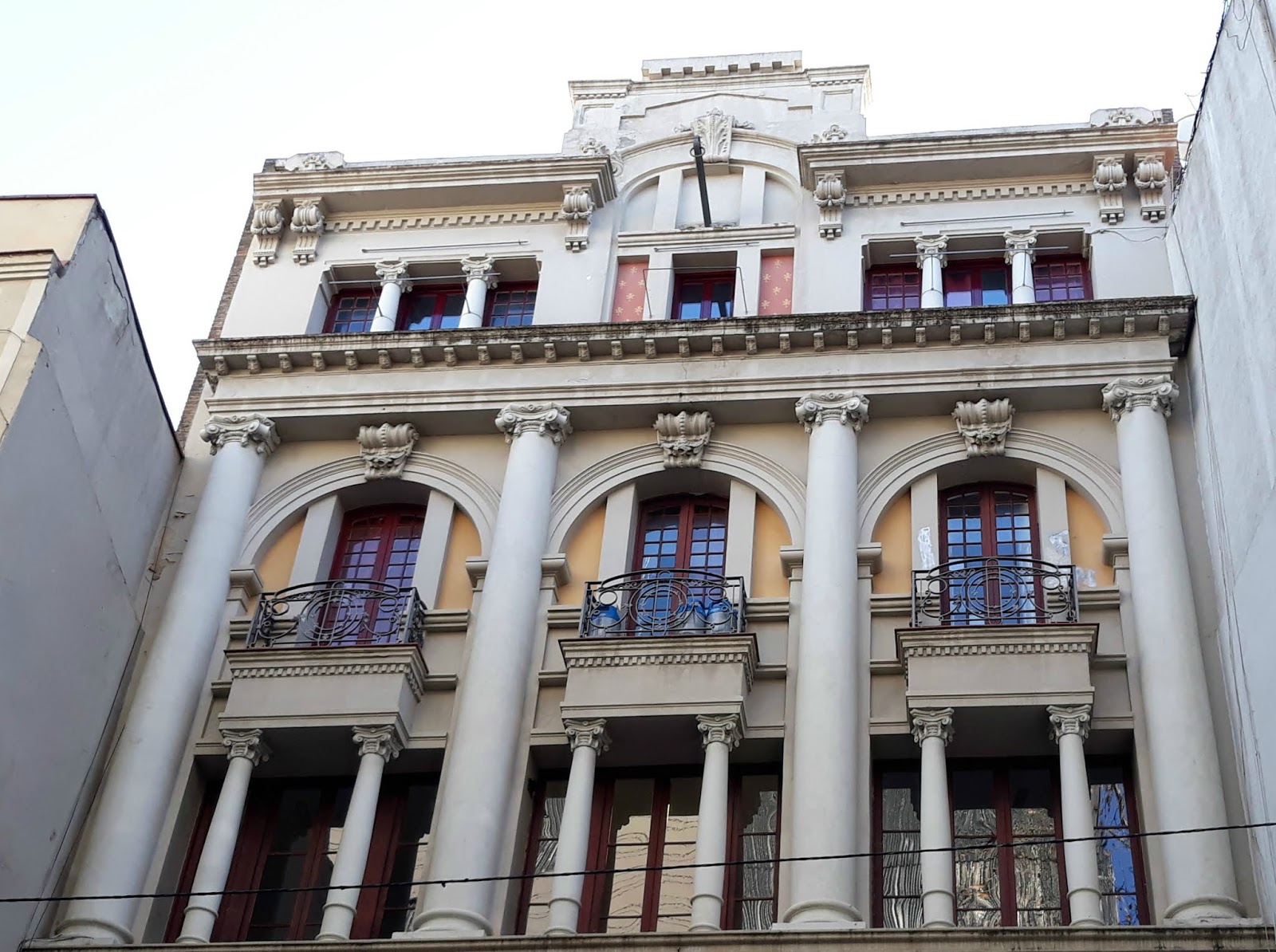 TRESORS a BARCELONA: El Teatro Romea y Margarita Xirgu