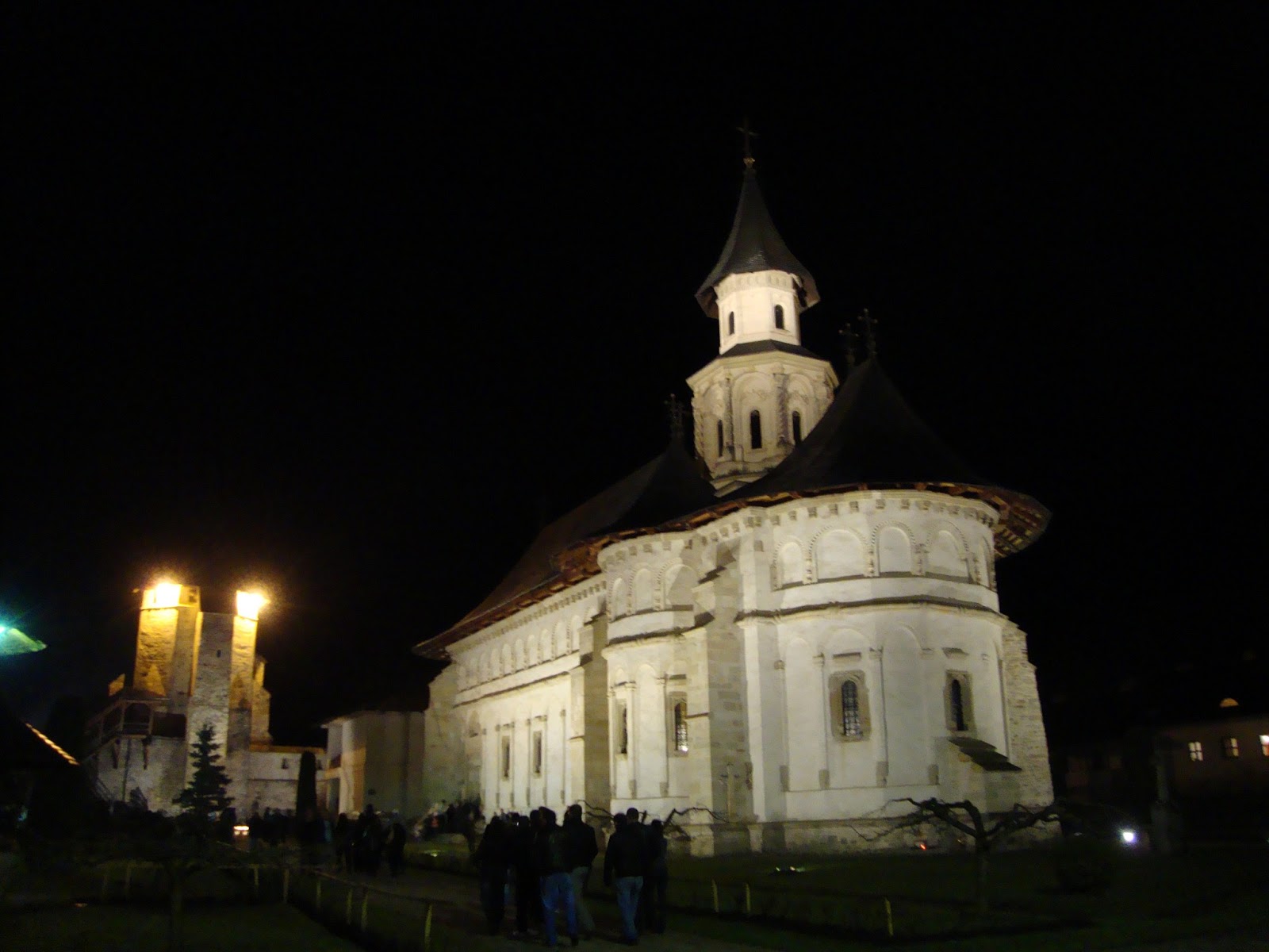TUDOR PHOTO BLOG: Slujba de Inviere la Manastirea Putna,Moldova,Romania ...