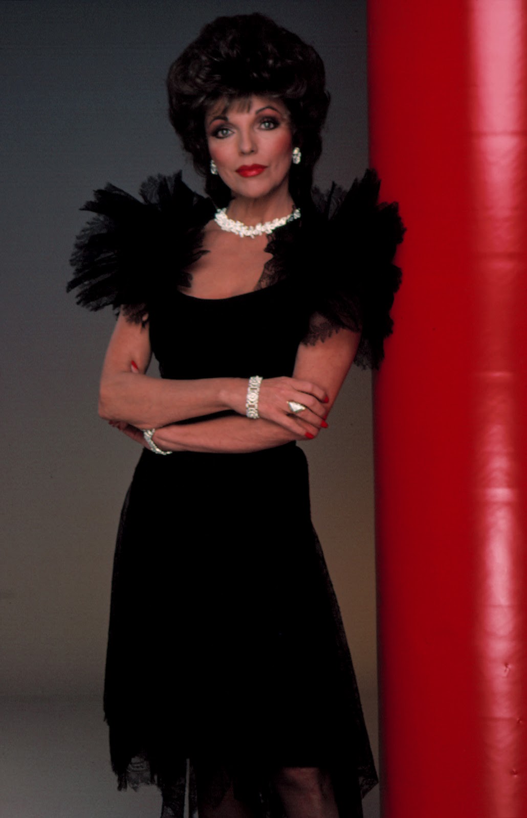 Dazzling Divas: Glamour Queen Joan Collins