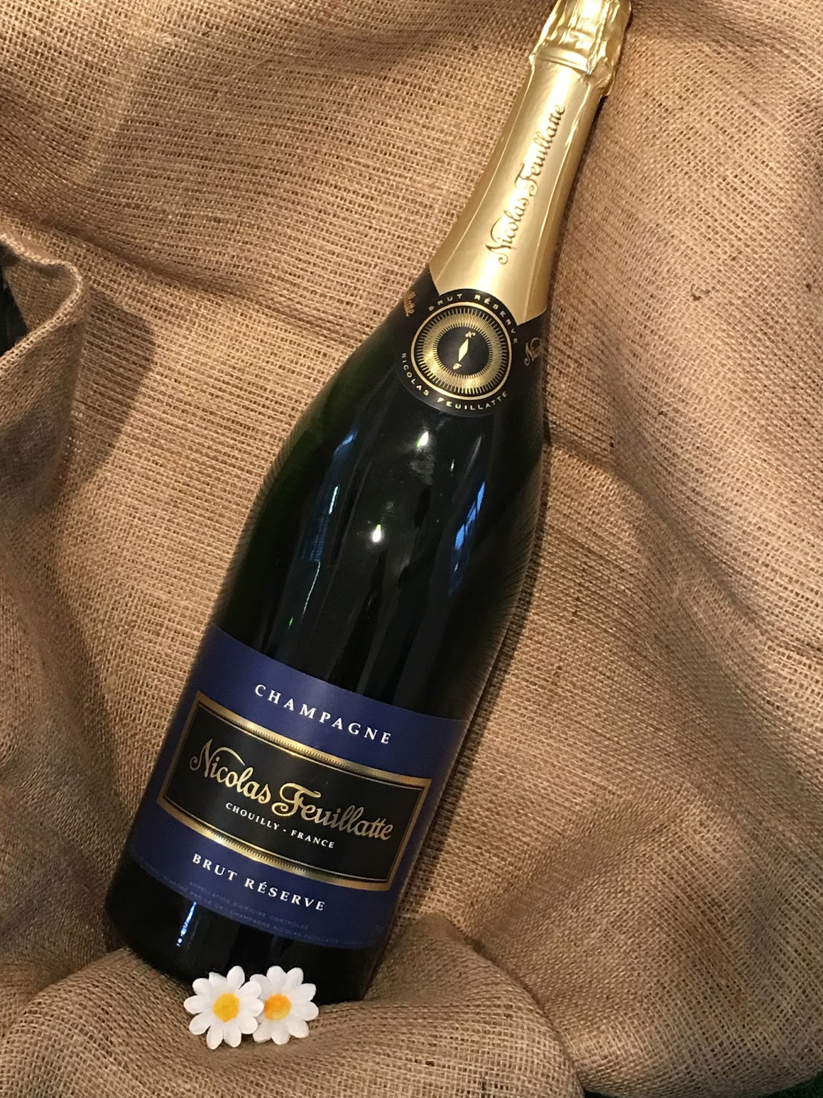 Perfect partners - taste testing Asda drinks & picnic food. #ToastTheSummer