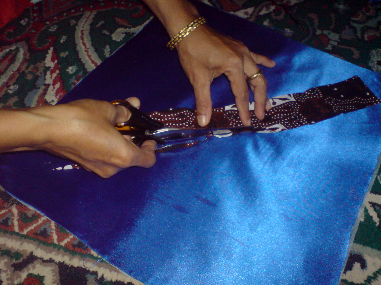 Membuat Tempat Tissue sederhana dari Kain Perca | Fiiea maghfirah