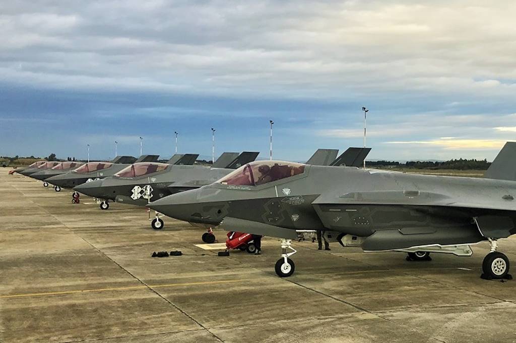 Italian Air Force deploys six F-35A jets in Sardinia to conduct ...