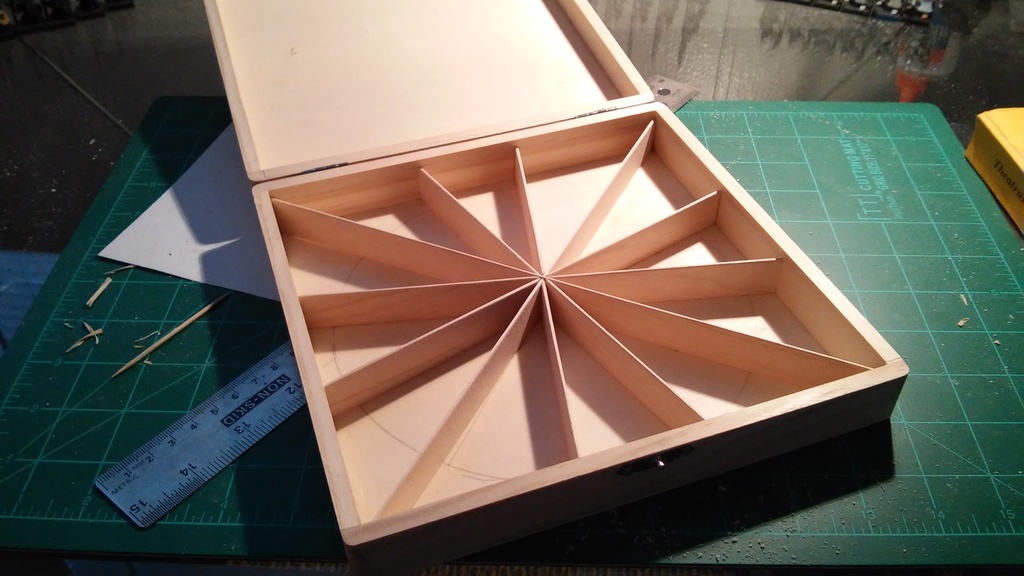 Dallas Bluth: Pendulum Box