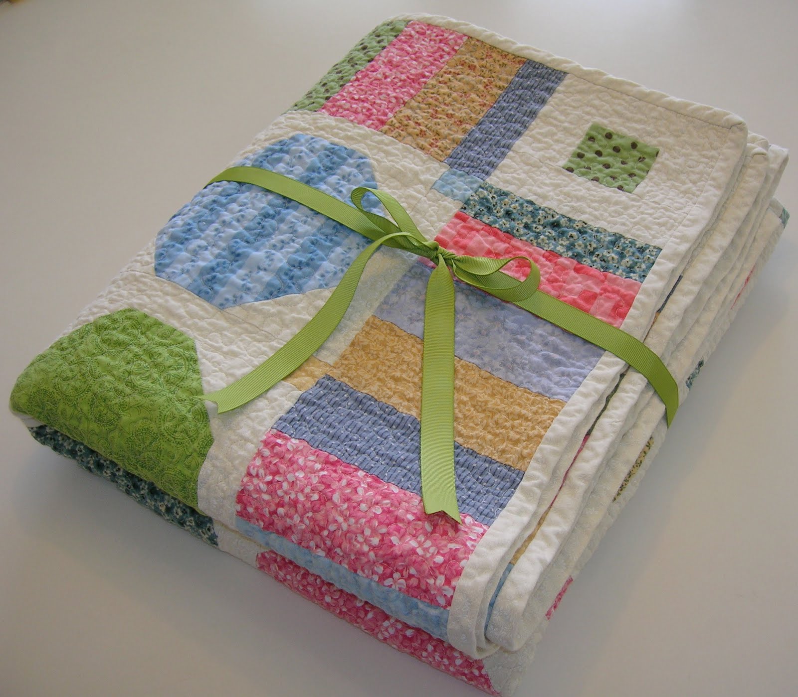 Such a Sew and Sew: Scrappy Snowball Quilt Tutorial