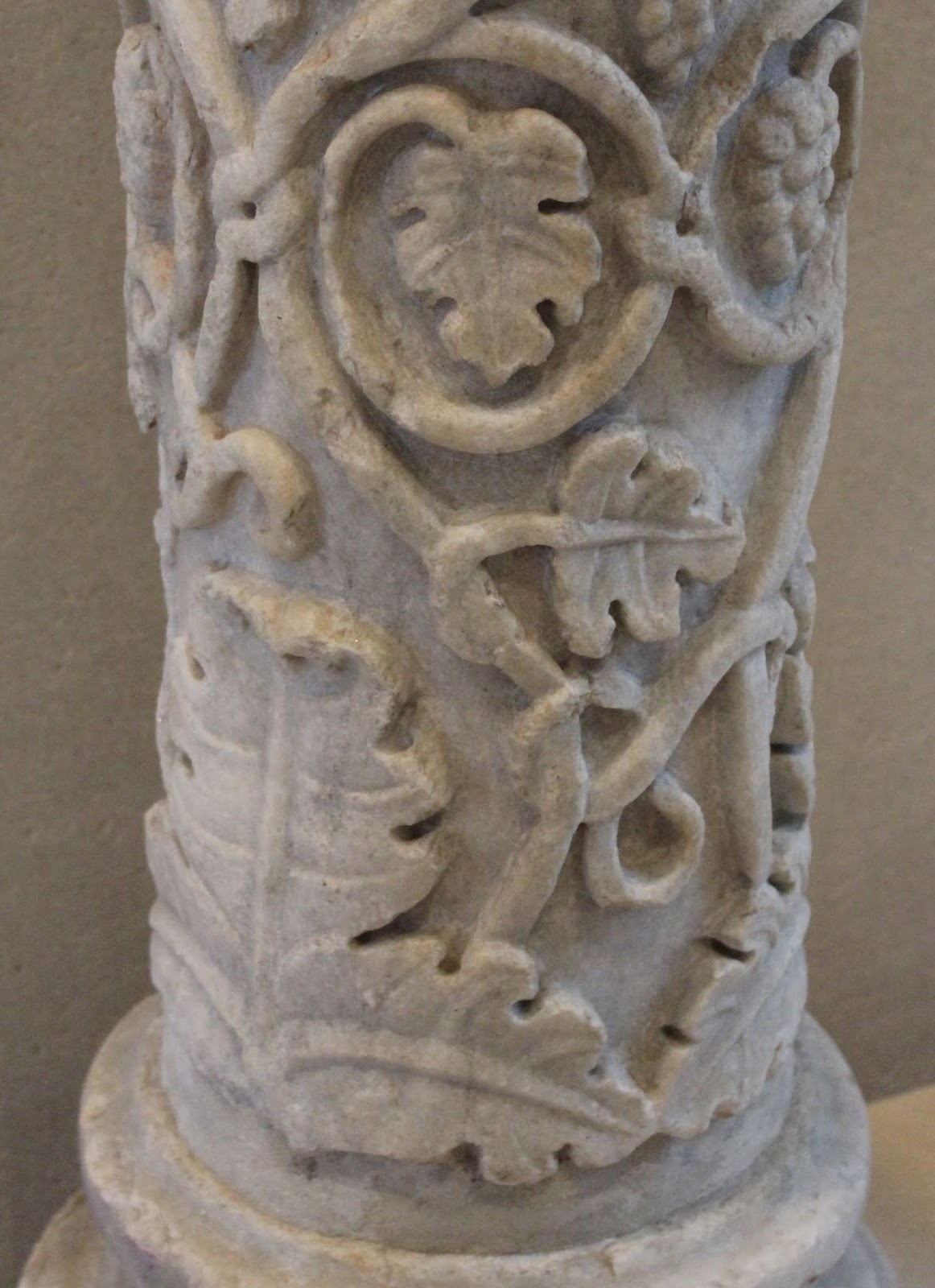 Johann International: A Short History of the Acanthus Leaf