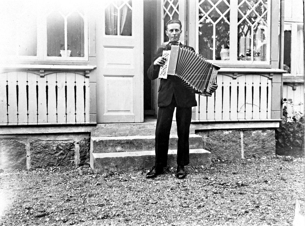 Musicians in Early Photography – 27 Rare Pictures Show Victorian and ...