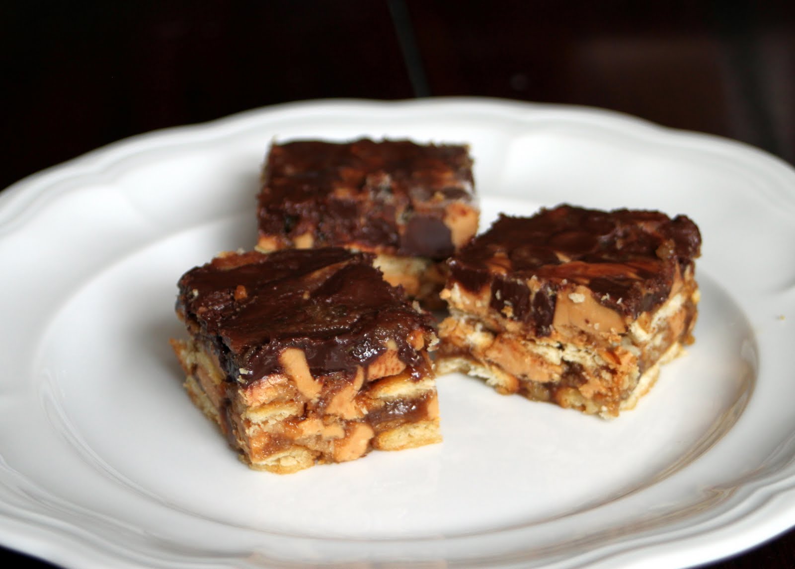Pineapple Grass: Chocolate, Peanut Butter, and Caramel Club Bars