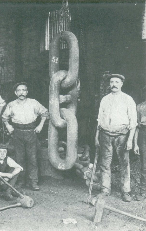 Fiona Henderson - Artist Blacksmith: Chain making!