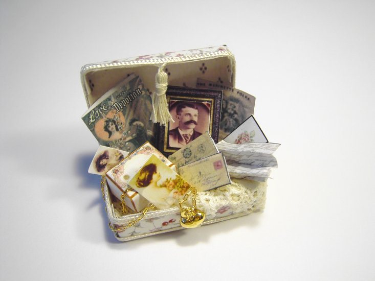 Artisans in Miniature: October 2011