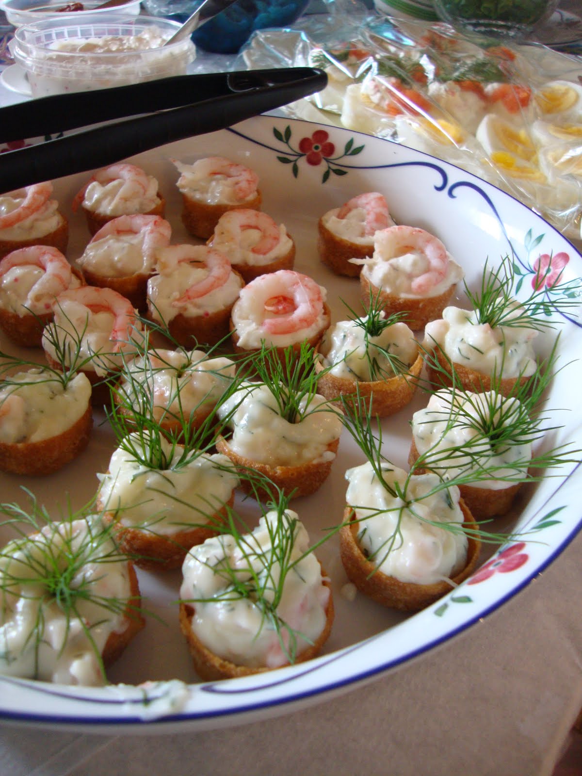 Frostrosor: Försenat inlägg om midsommarmaten