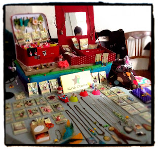 Craft market and a happy customer - Kandy Joyas Zen