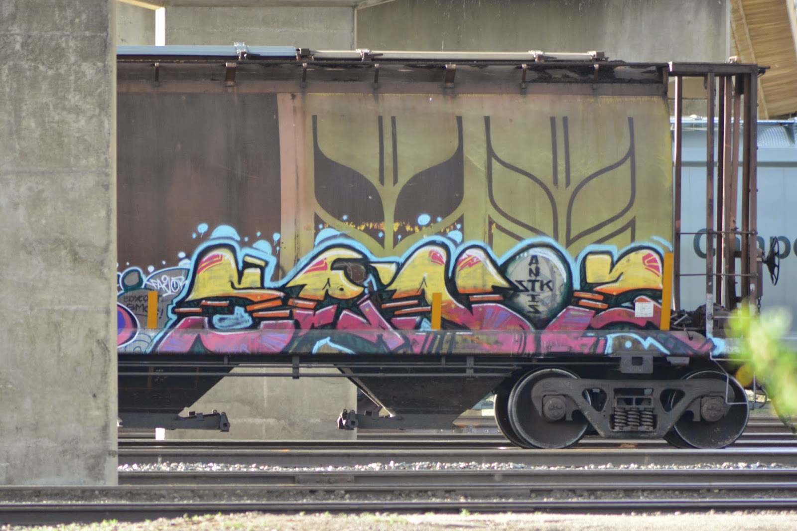 Cool Explorations: Graffiti Highlights