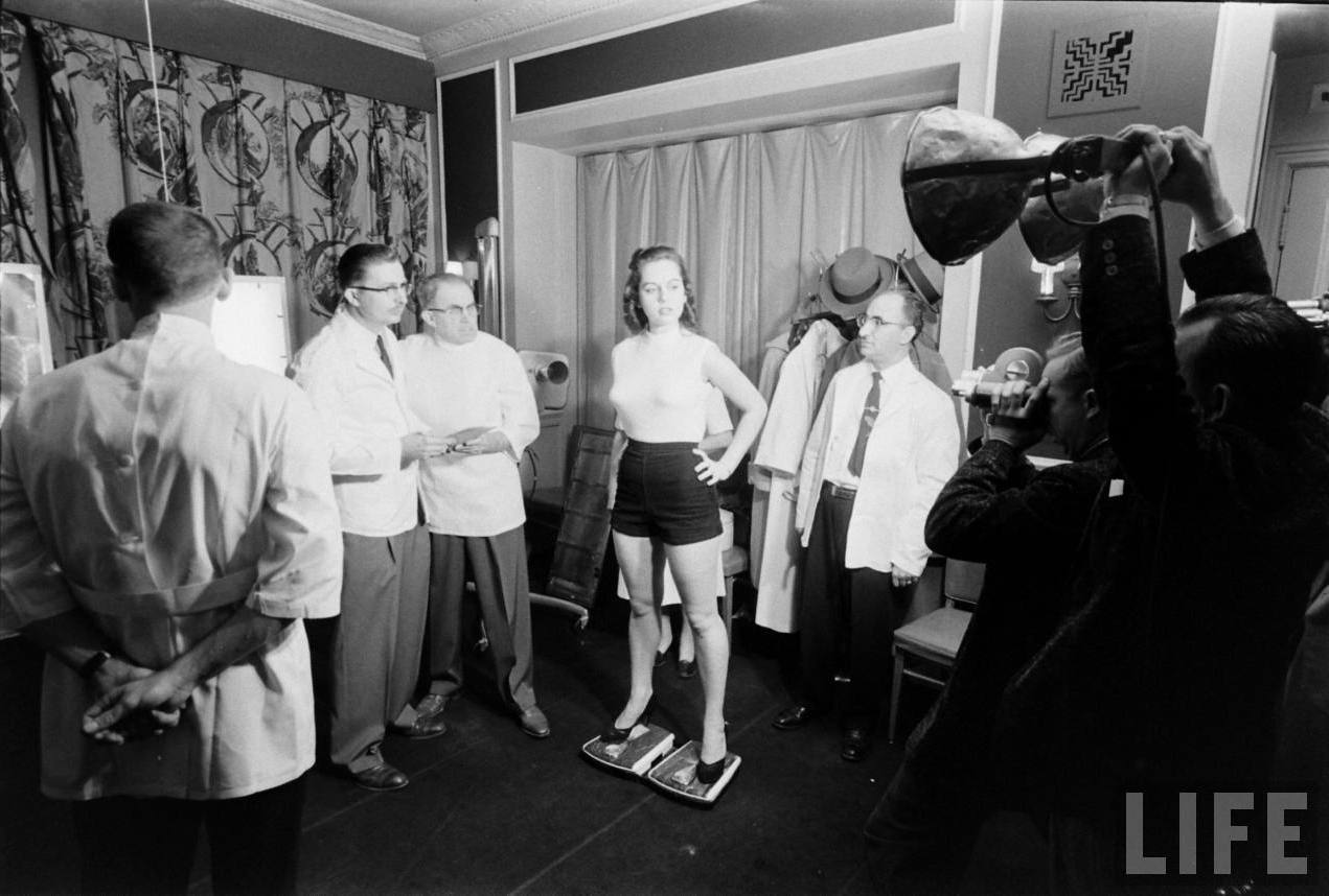 Miss Correct Posture: Pictures From a Chiropractors' Beauty Contest ...