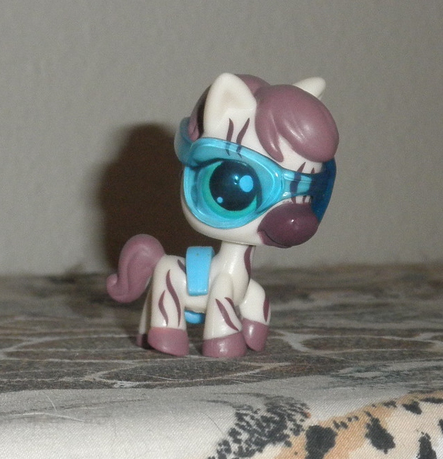 Collectomania: LPS Zebra