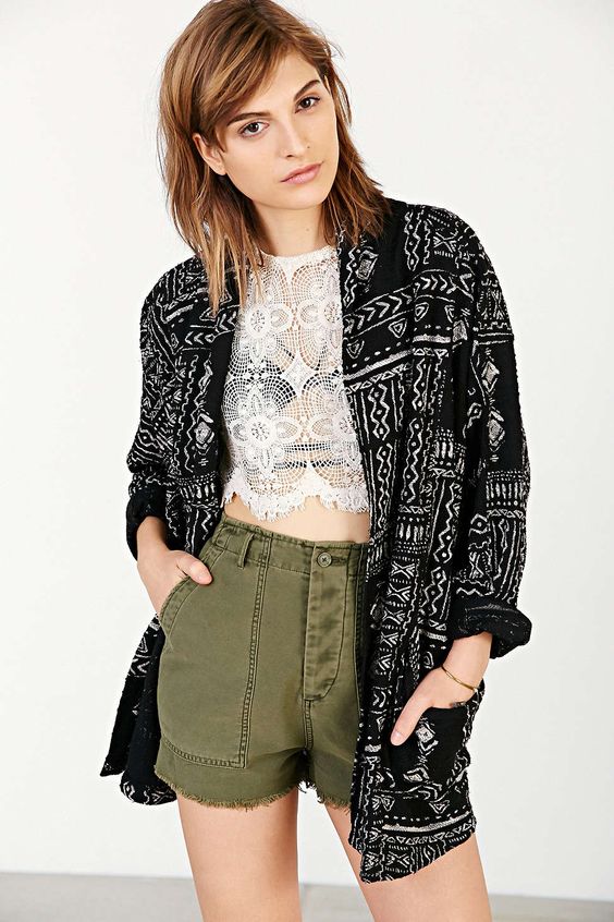 Masters of Craft : African textiles: the bogolanfini, mud cloths of Mali