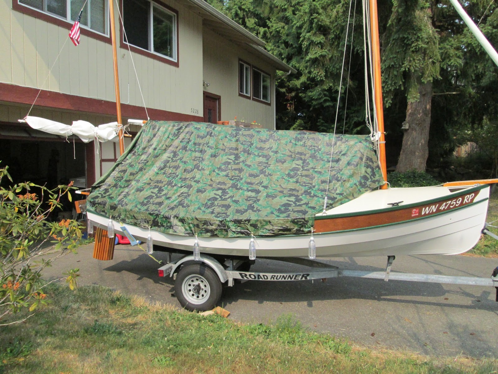 Joel's Navigator Site: How to make a boat tent for under $20