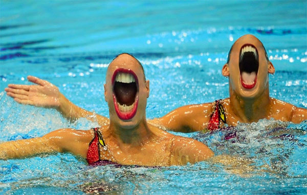 Red Baiduri: Olympic Swimmer De-synchronized to Zombies