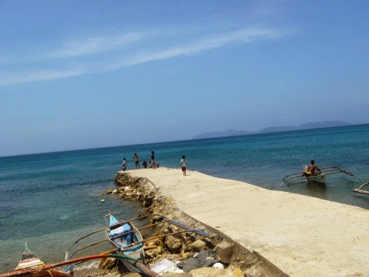 Beautiful Places for Travelers: Capul Island, Philippines