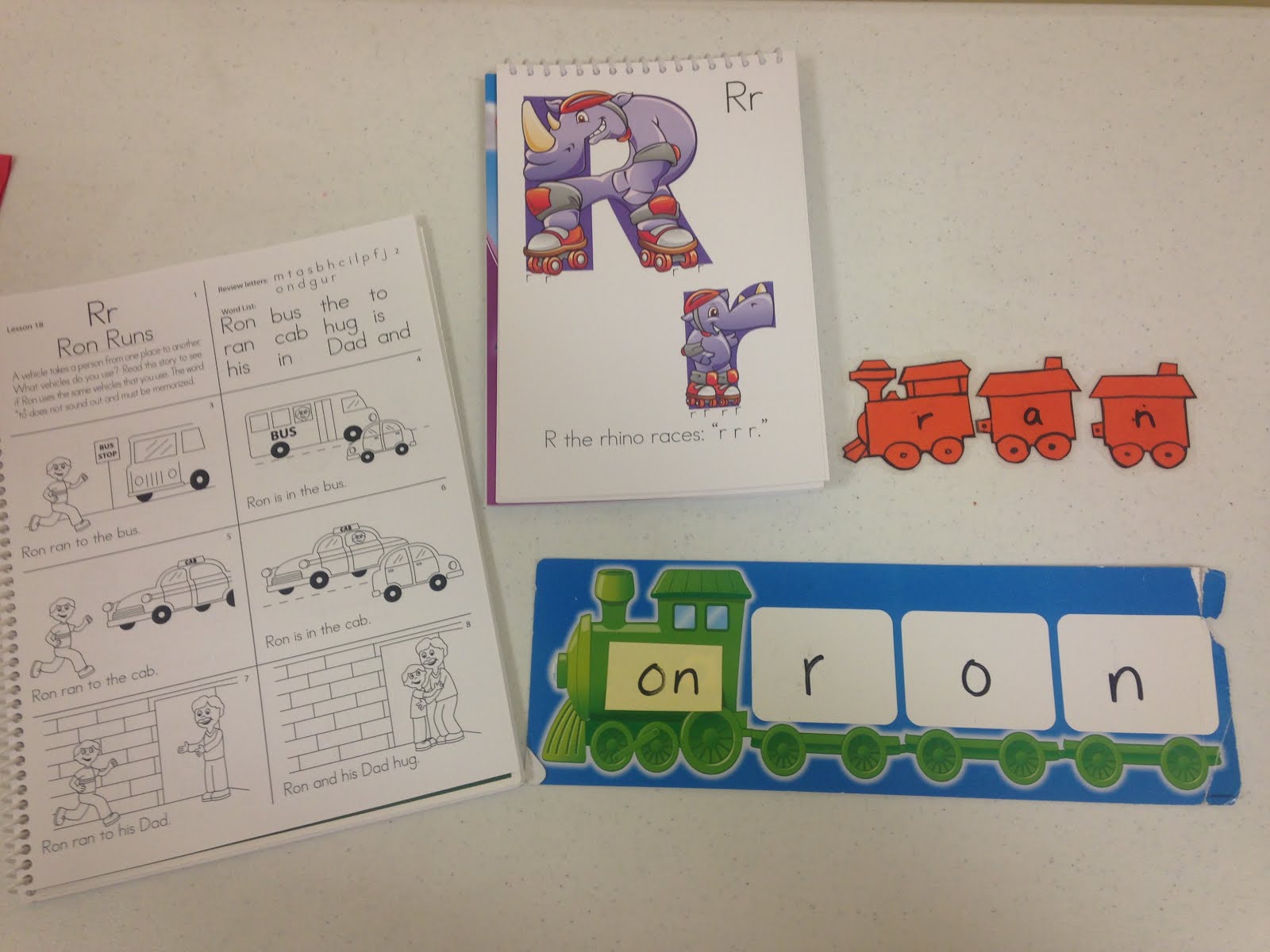 Amazing Action Alphabet: Blending sounds for Early Readers