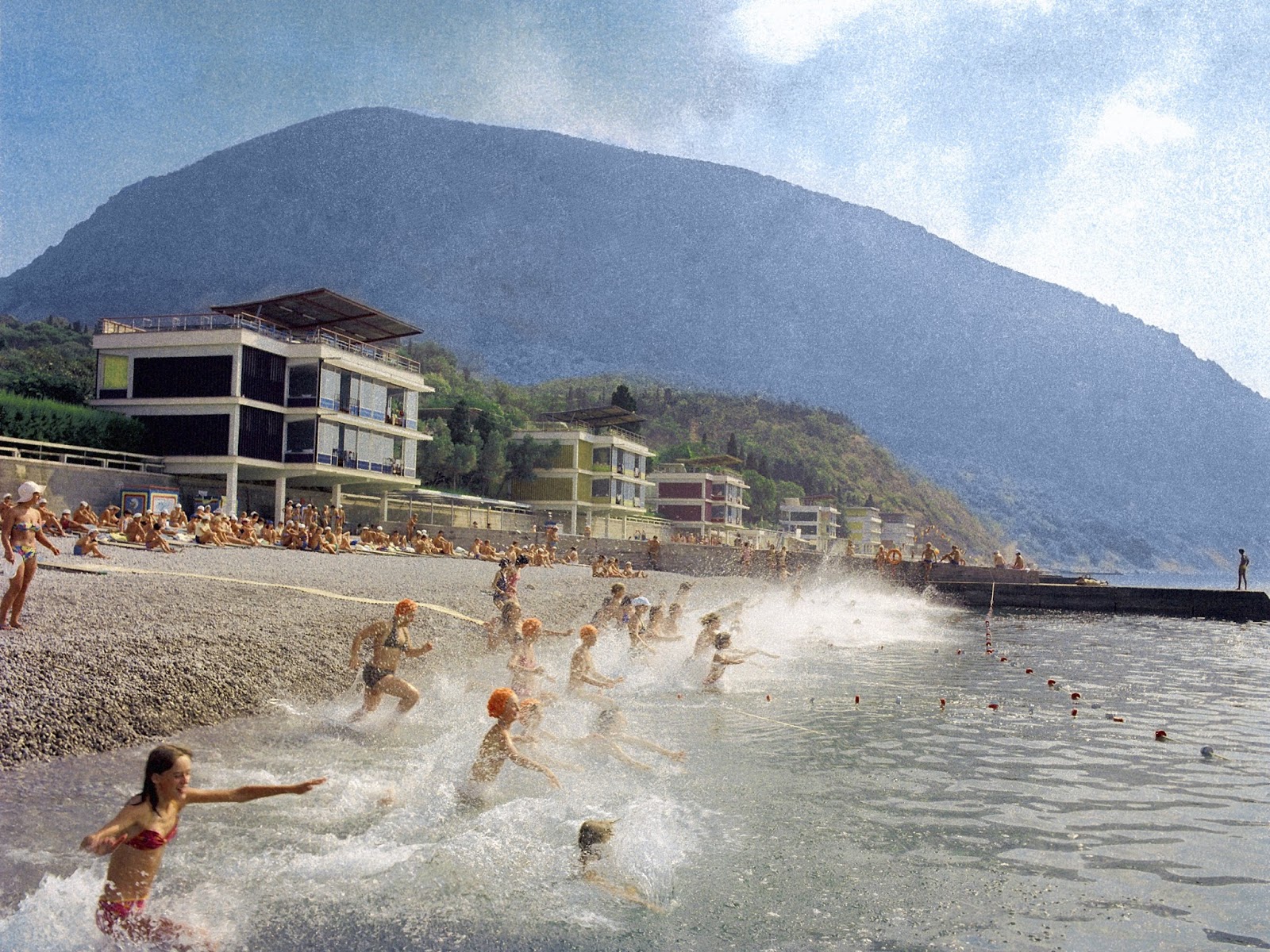 Artek Summer Camp in the 1980s: Wonderful Pictures of the Place Where ...