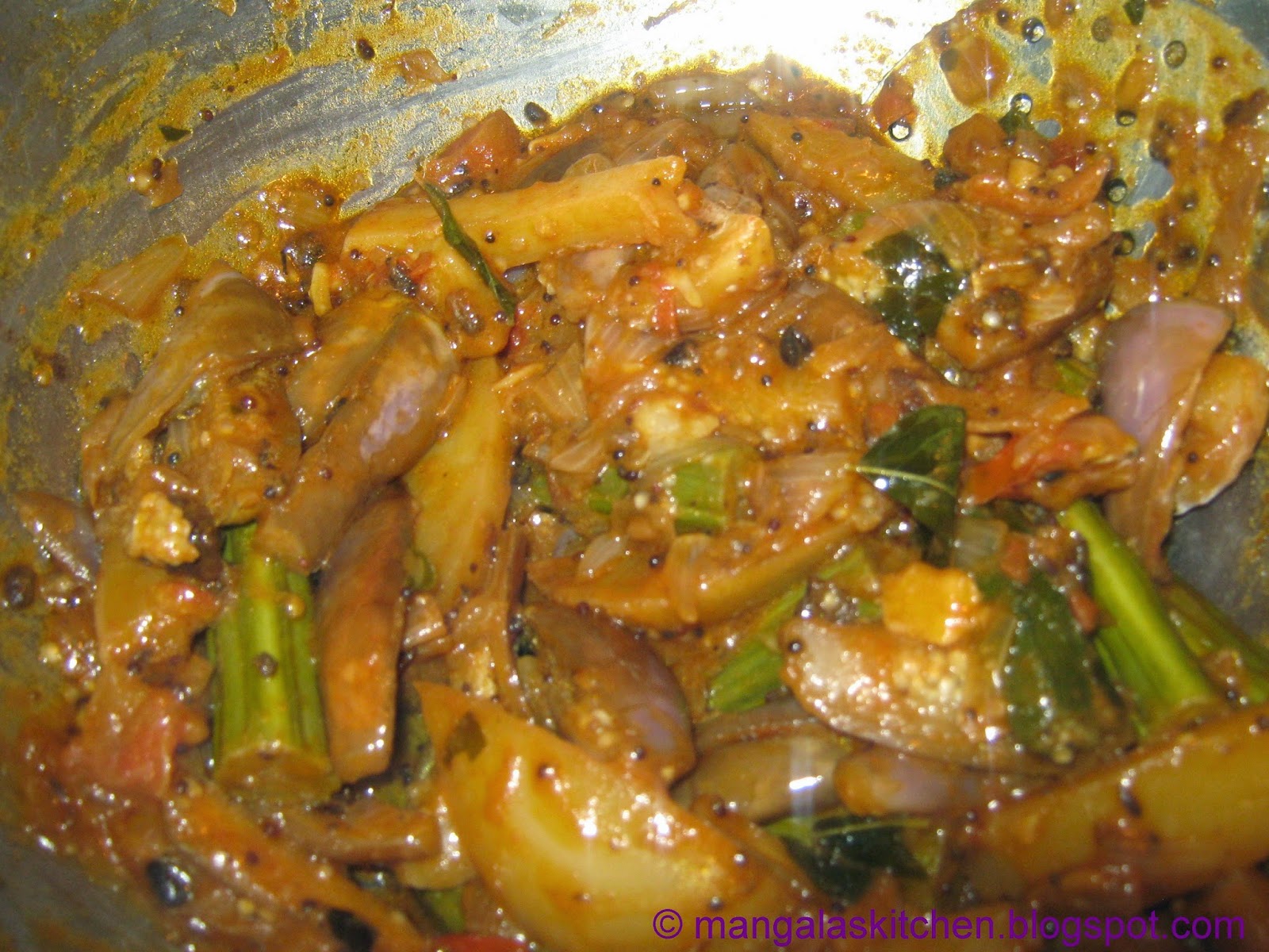 Drumstick Brinjal Potato mixed Curry - Murungakkai Kathirikkai Urullai ...