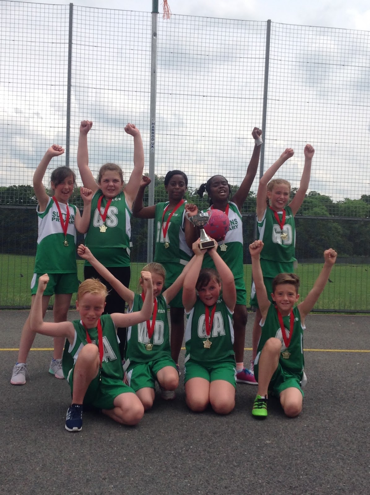 Suttons Primary School: Netball Champions!!